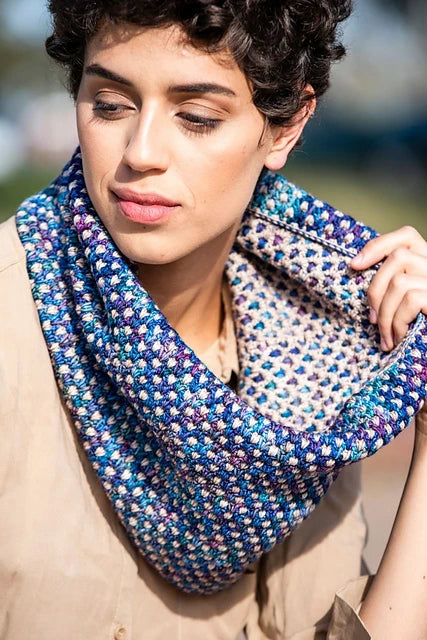 Malabrigo Dotty Cowl Pattern – Fillory Yarn
